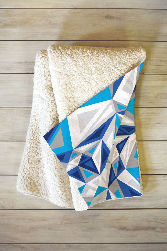 Triad Illusion Iced Fleece Throw Blanket Gneural