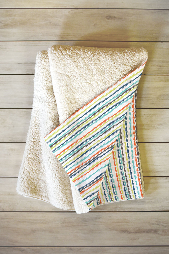 Triangle Stripe Fleece Throw Blanket Vy La